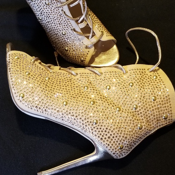 vigo fiore | Shoes | Booties | Poshmark